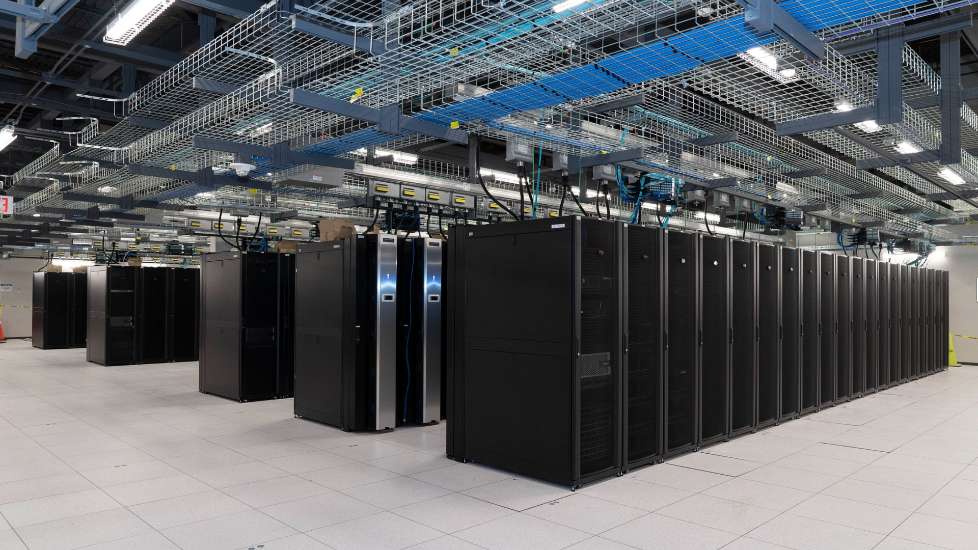 3. Data Center tour — How do Networking devices look like? | Tech