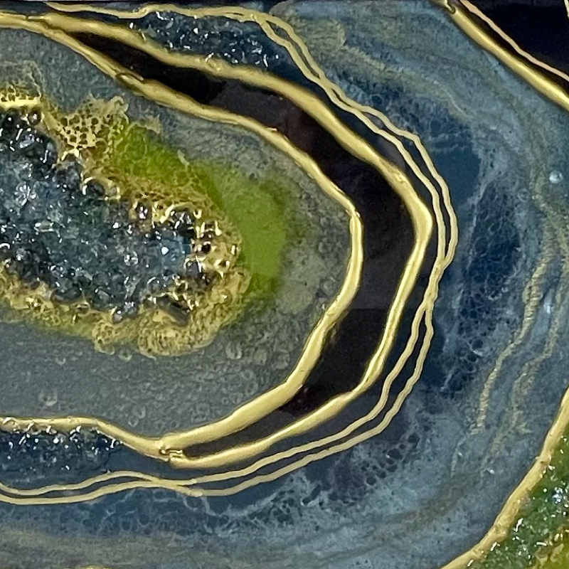 The Pour Guide | Mastering the Resin Game with MEYSPRING Pigments